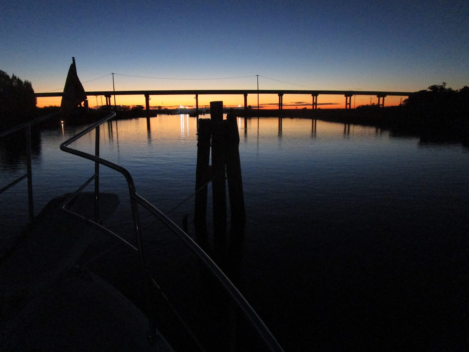 Boating with Sunset Delight: Port Mayaca Lock -- Dolphin Tie Up