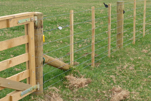 Landelijke omheining weide afsluiting | Afsluitingen Blog