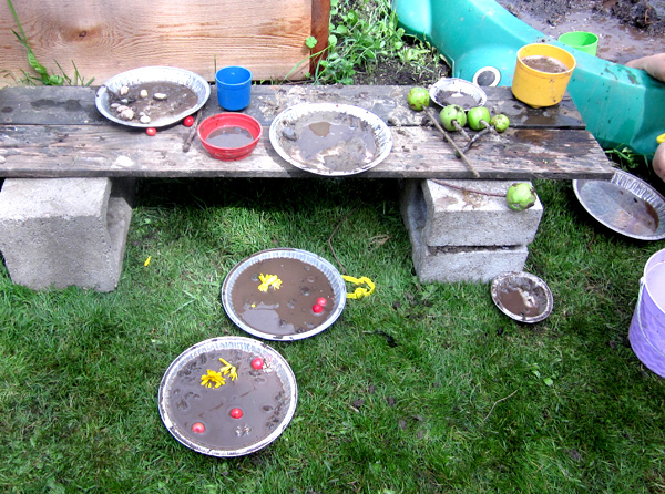 Mama's Little Muse: MUD DAY FUN!