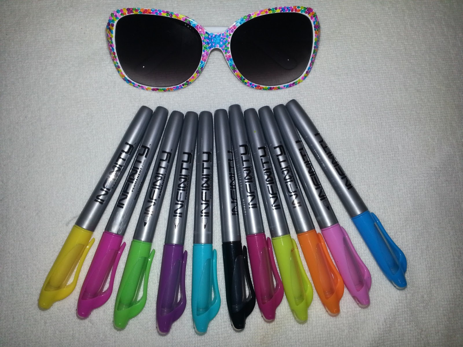 With the markers, I just alternated colors and made little dots on them,