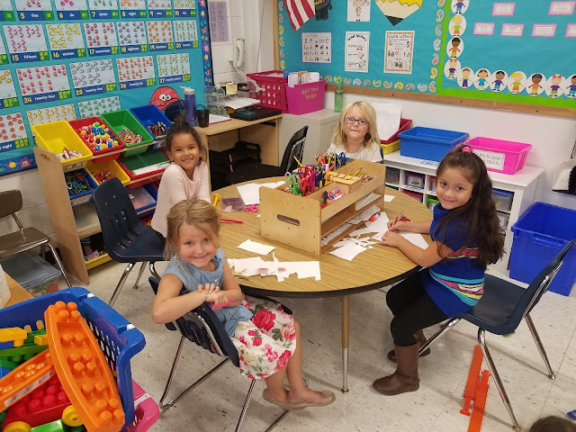Miss Jones' Kindergarten Class: A look at all the fun...