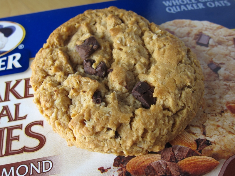 Review: Quaker - Chocolate and Almond Soft Baked Oatmeal Cookies
