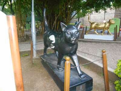 Esculturas de Colombia: La Gata Entrañable - Ever Astudillo - Alejandro ...