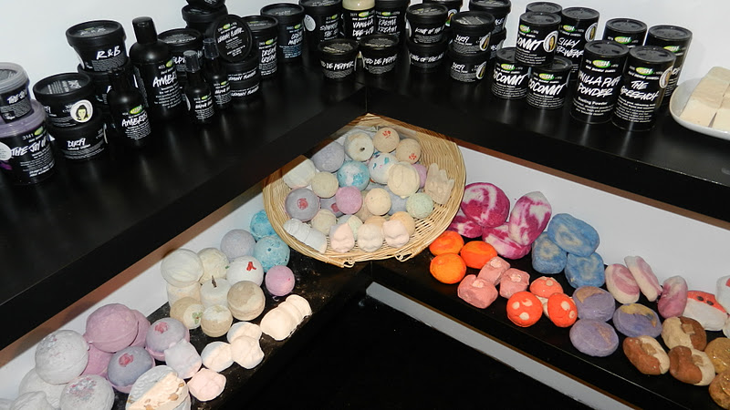 Kuweight 64: LUSH HANDMADE SOAPS AND LUSH PRODUCTS