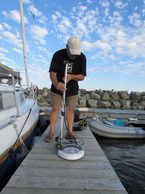 Dock Six Chronicles: The Low-Buck Outboard Shoot-out Comparo!