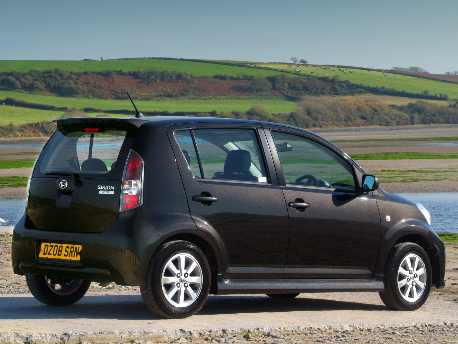 2007 DAIHATSU Sirion japan automobiles
