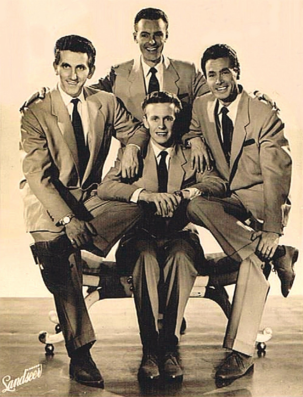 WHITE DOO-WOP COLLECTOR: THE FOUR JONES BOYS_Priscilla