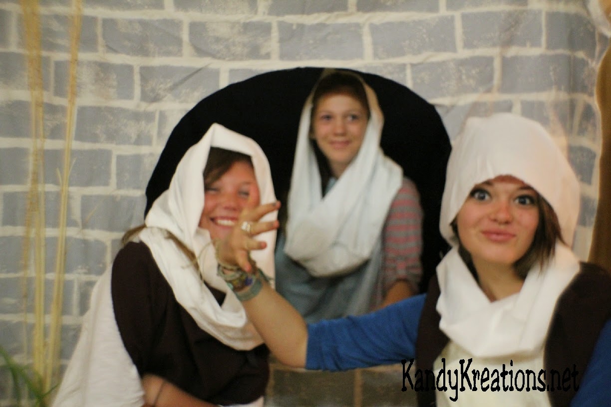 How to make a Galilee Bible School Photo Booth