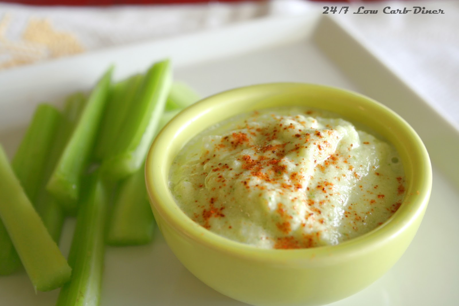 24/7 Low Carb Diner: Zucchini Hummus
