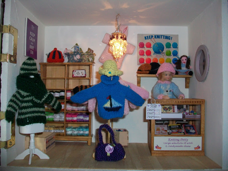 Paula's Dollyland: Knitting Pretty wool shop!