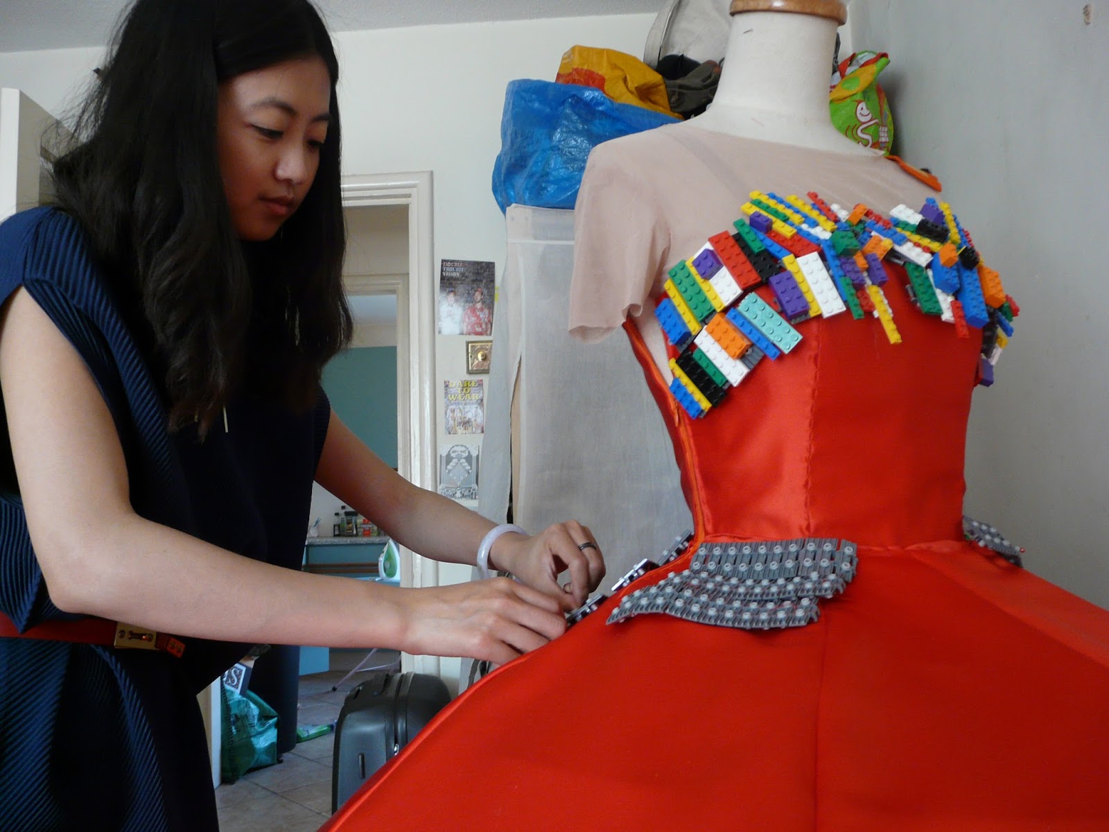Cycle in Heels : THE LEGO DRESS FOR THE FASHION WEEK