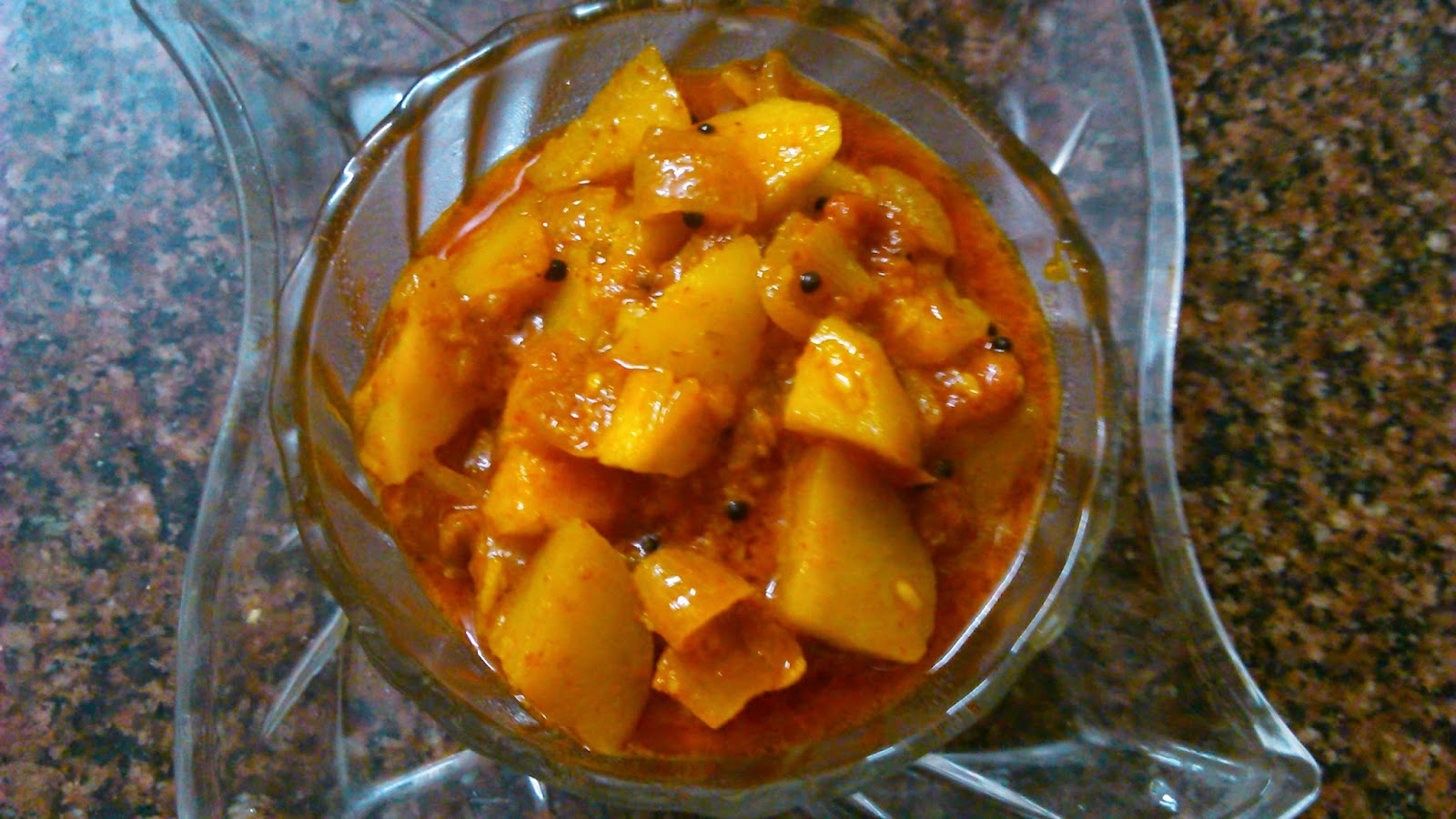 कांदा बटाटा रस्सा | Nilam's Recipes