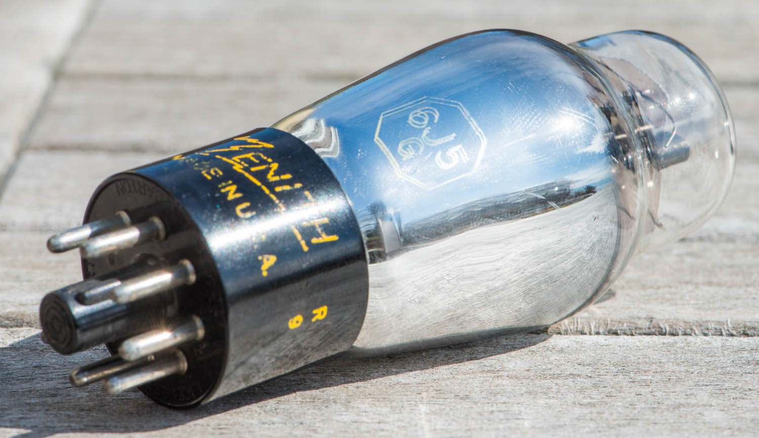 VinylSavor: Tube of the Month : The 6J5