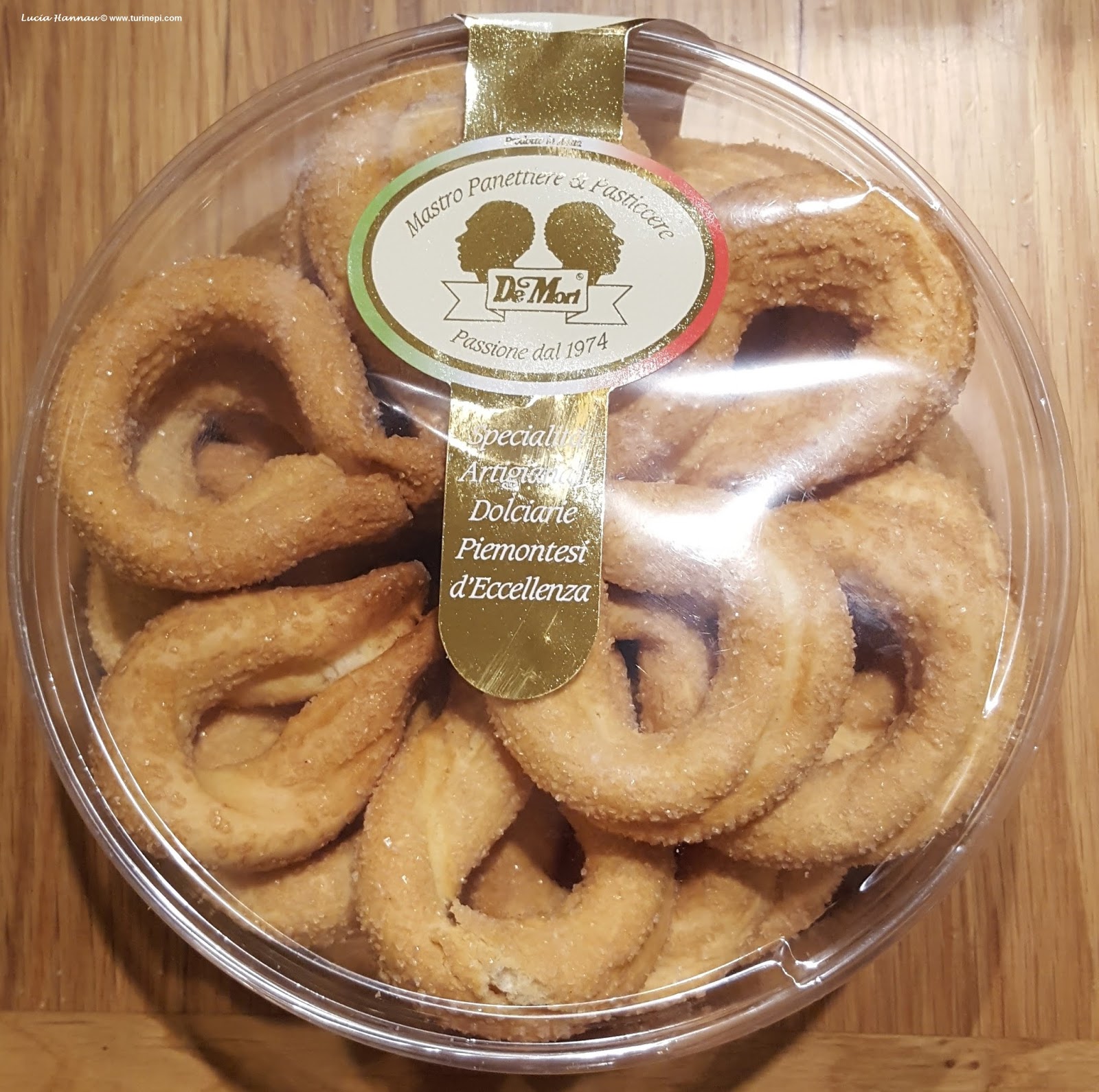 Turin Epicurean Capital: Torcetti cookies