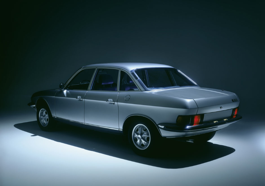 poeschl on cars : The Future in the Rearview Mirror: Tesla Model 3 vs ...