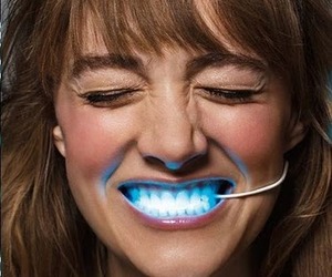 o'sentimento de educar: Japan's Latest Fashion Craze - LED Teeth