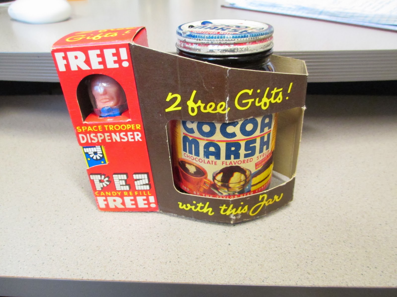 PEZILLA : HUMANS - PEZ SPACEMAN COCOA MARSH