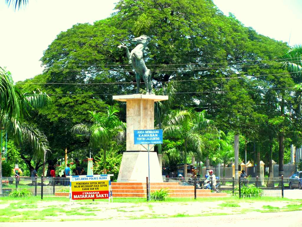 Sejarah Monumen Ronggolawe (Tugu Kuda) di Cepu ~ INFOBLA
