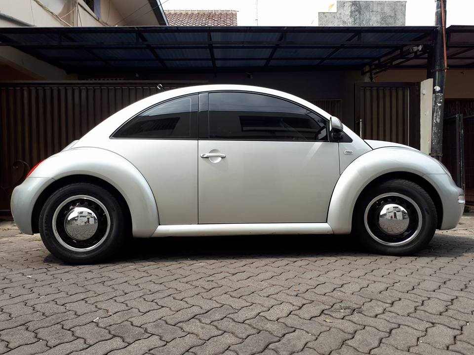 Dijual VW Kodok Beetle Versi Baru TAhun 2002 - LAPAK MOBIL DAN MOTOR BEKAS