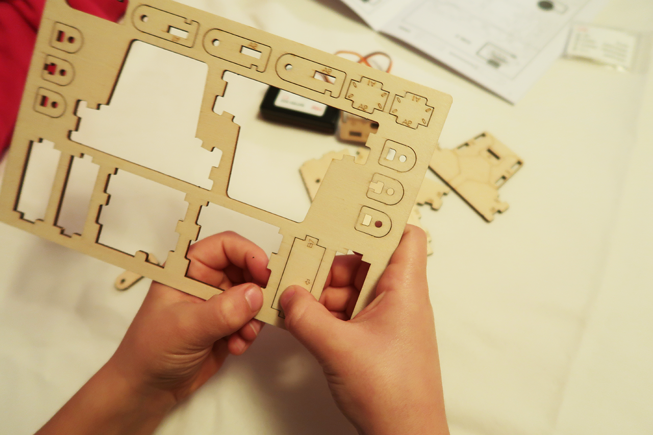 MU Spacebot: AI enabled Wooden Robot Kit - Review | TAKWEB