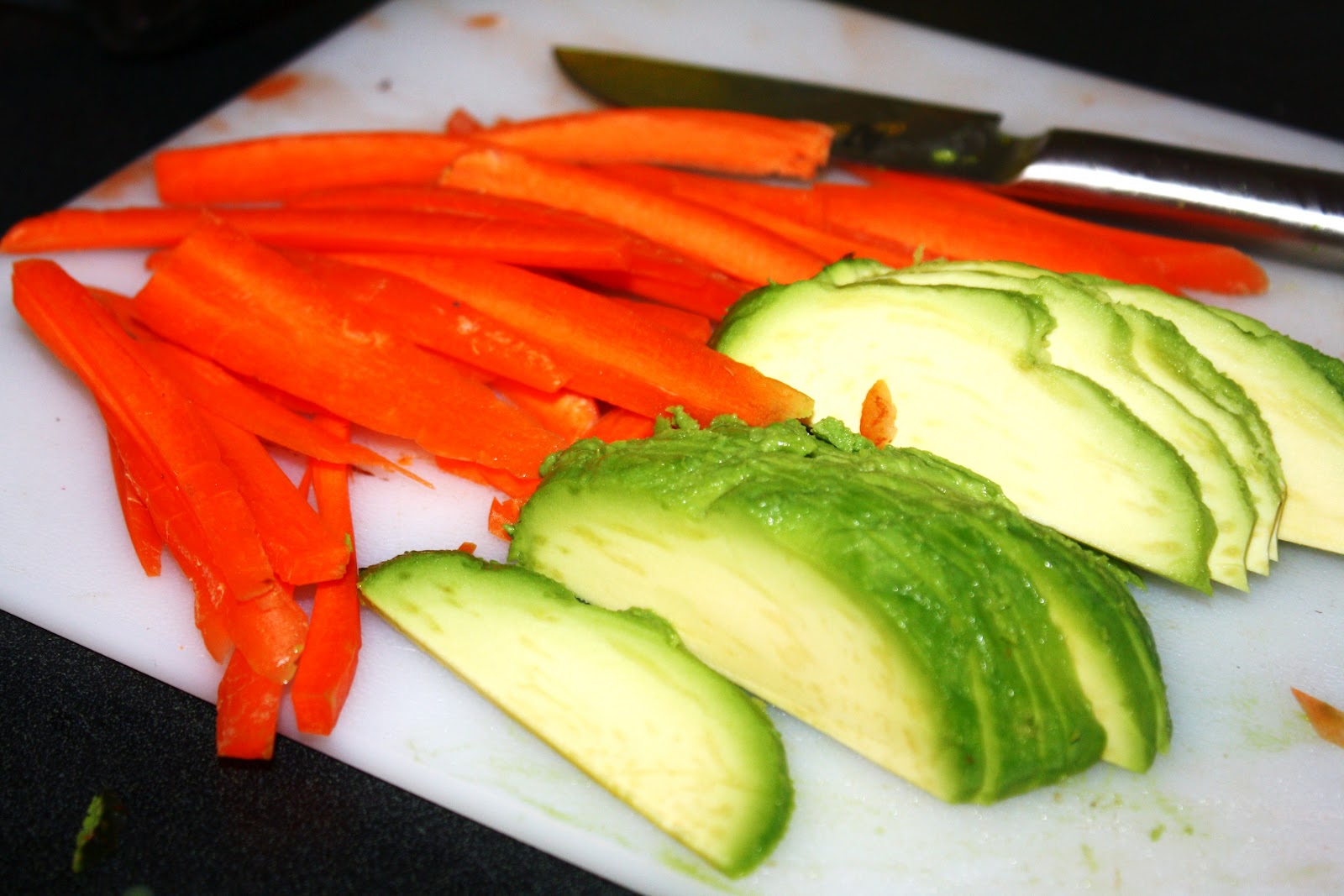 One Lazy Vegetarian: My First Sushi Attempt with my Sushezi