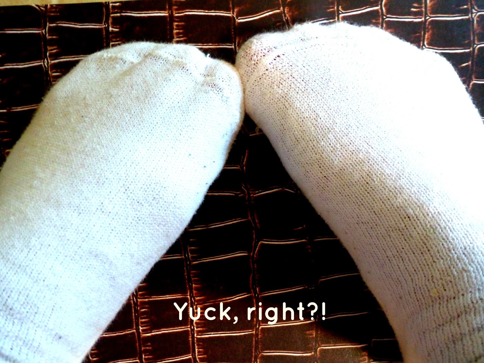 Mommys Pinkie Lipgloss: Droopy Sock glam...