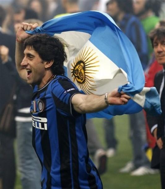 sports: Diego Milito 1999–2003: Early years in Argentina