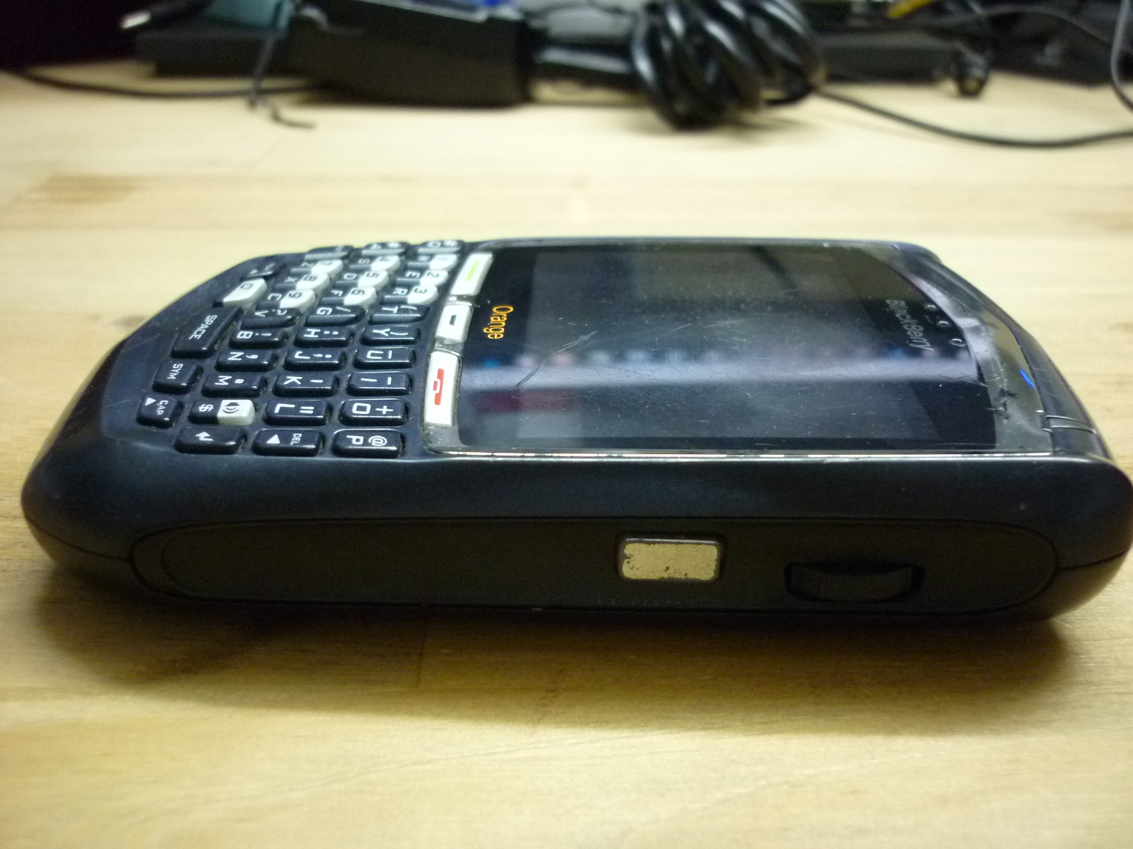 MegaKainIM: BlackBerry 8700 Orange Used (Shipping from UK)