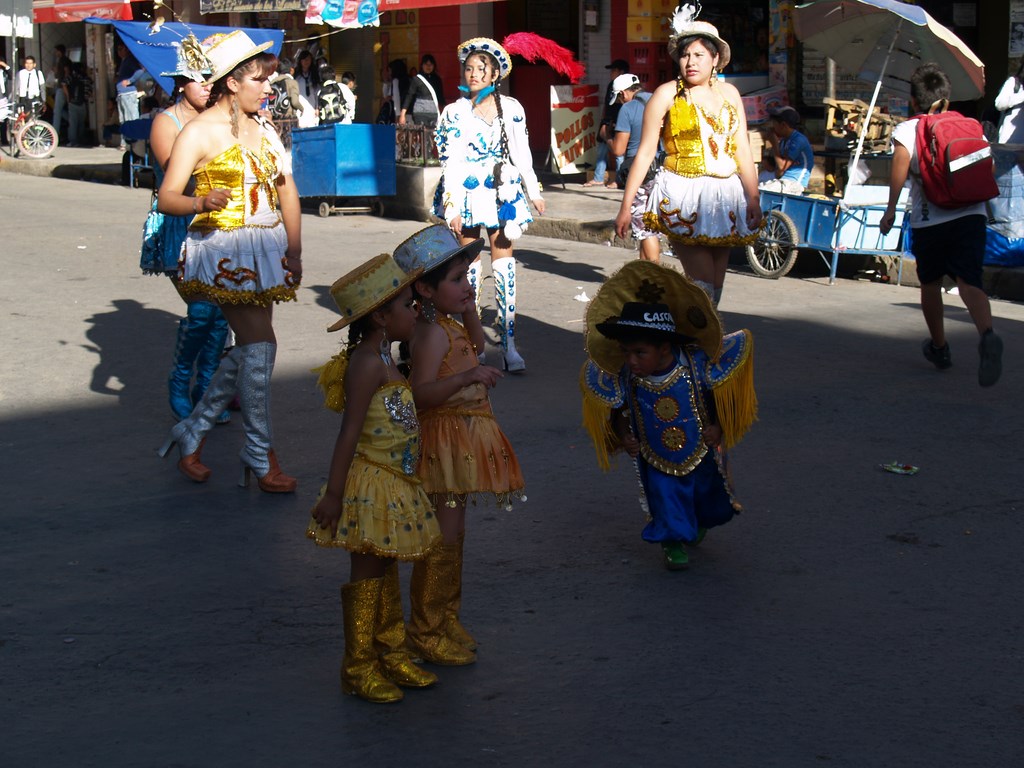 Munay Potosi: Pasando el dia por Cocha, Quillacollo y Liriuni