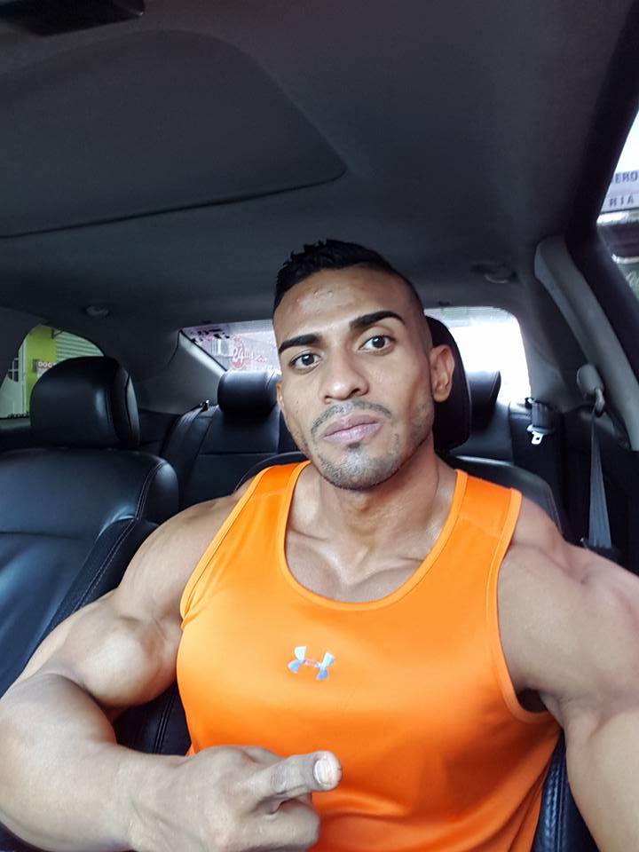 Worldwide Bodybuilders: Ecuadorian stud Borys Belt