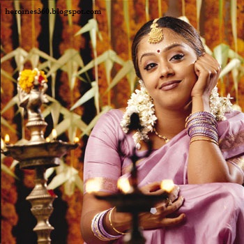 Heroines 360º: Jyothika Stills