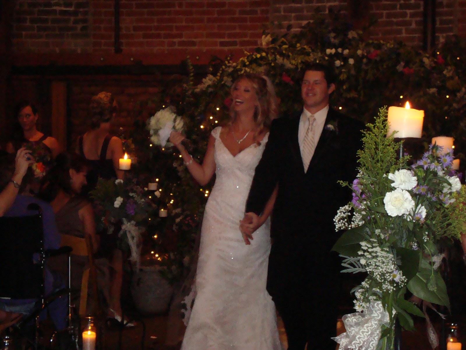 Life out of the Pool: Hillary is MARRIED!!!