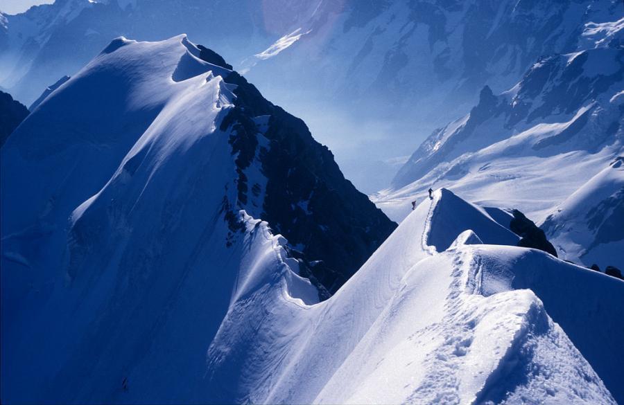 Ra Station Club: El Humano se acerca a la cima , debemos no perder los ...