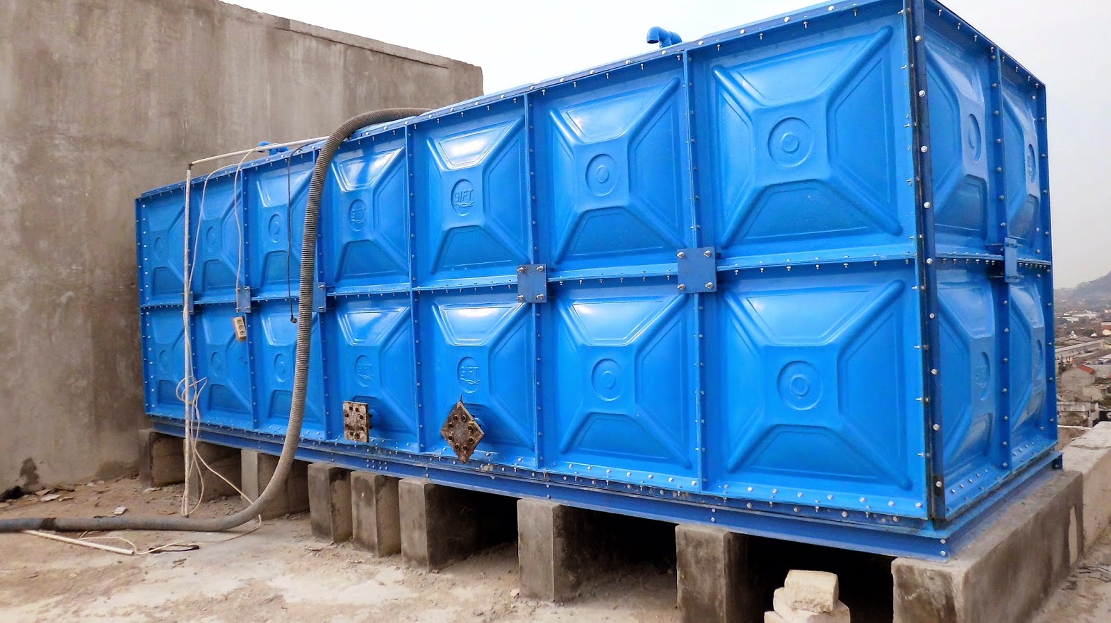 Tangki Fiberglass, Kuat dan tahan lama: Tangki Panel