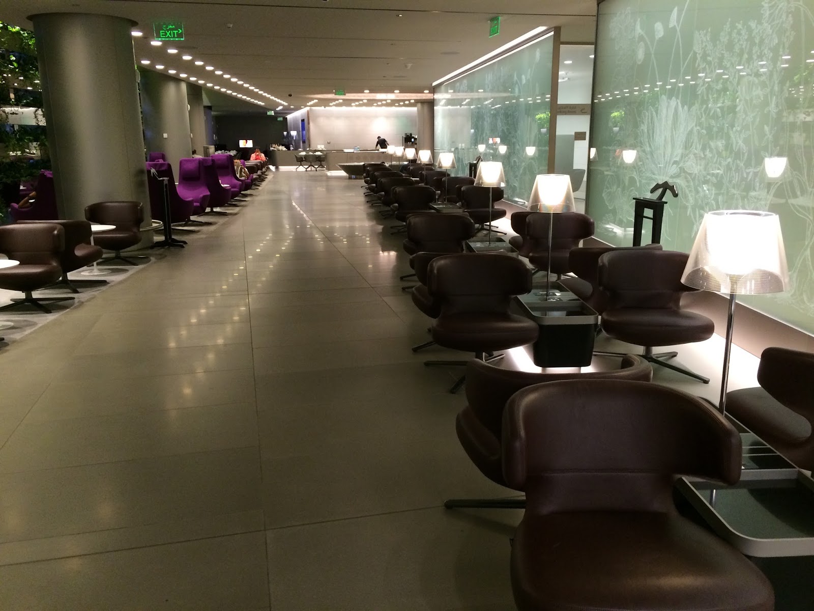 Qatar Airways Privilege Club Gold / Silver Lounge Hamad International ...