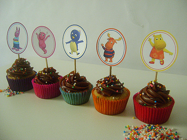 Carol Cupcakes & Doçuras: MINI CUPCAKES DOS BACKYARDIGANS