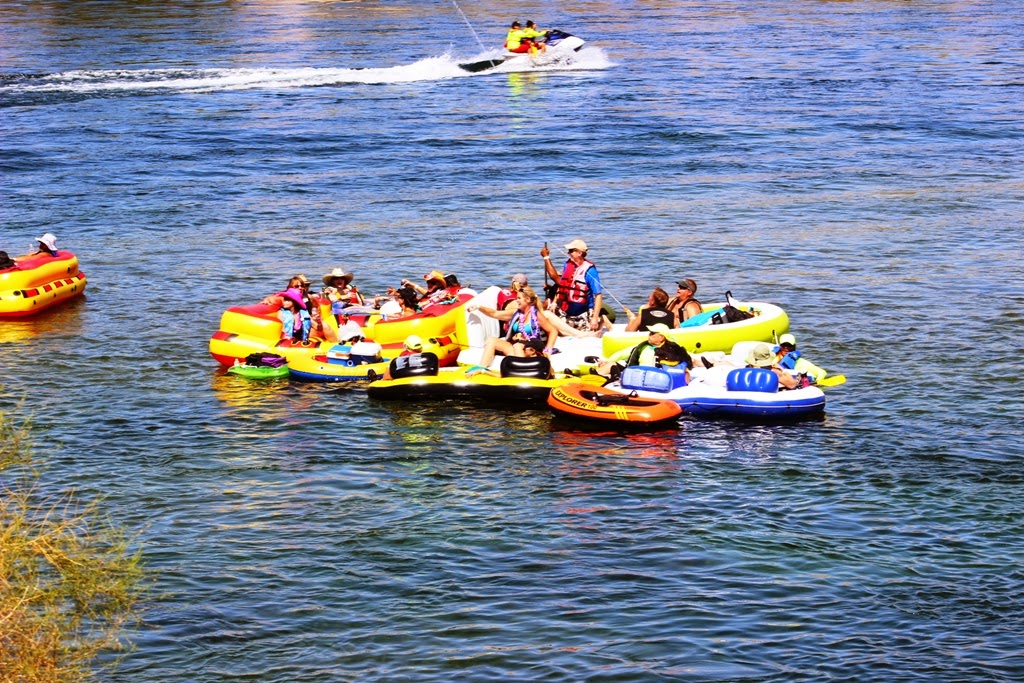 Laughlin Buzz: River Regatta 2014 Float Photos Part1