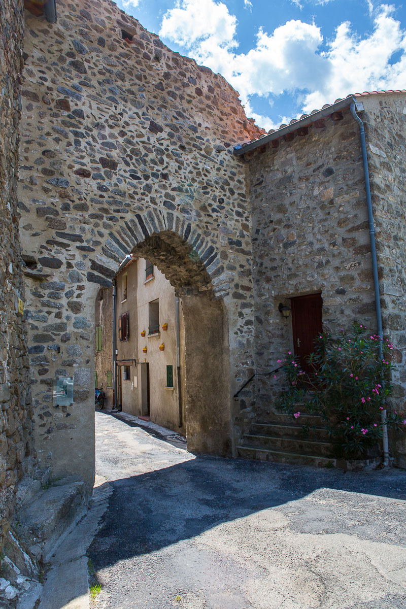 Découvrir la France en photos: 119 - MOSSET. (Pyrénées-Orientales -66)