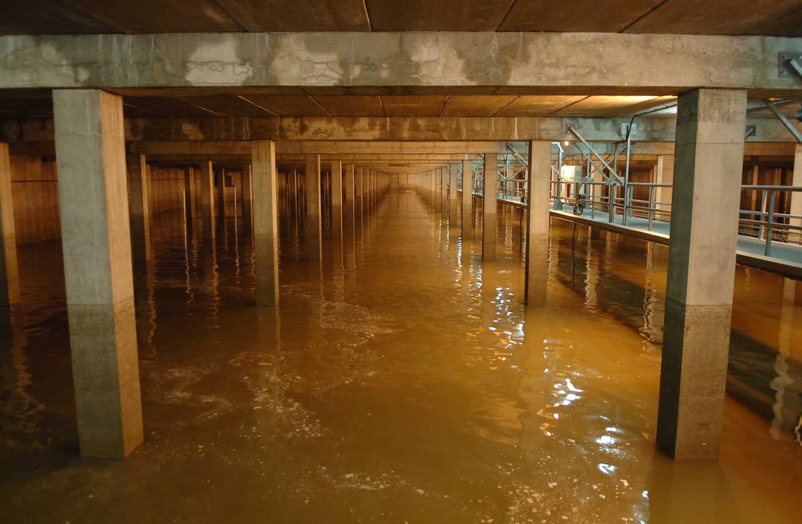 Tomares natural: Alternativas eficientes al tanque de tormentas: SUDS