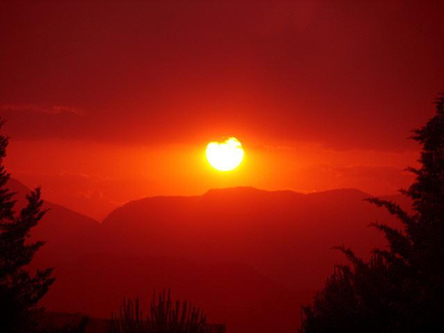 GÜNEŞ BATARKEN NEDEN KIRMIZI GÖRÜNÜR?
