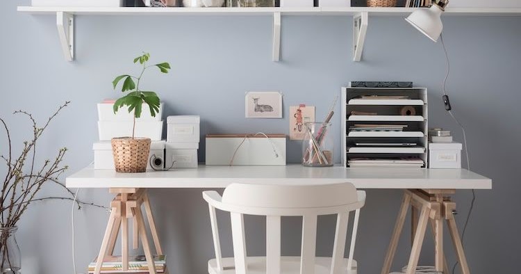 30+ Simple Desk Decor Reference Ideas.