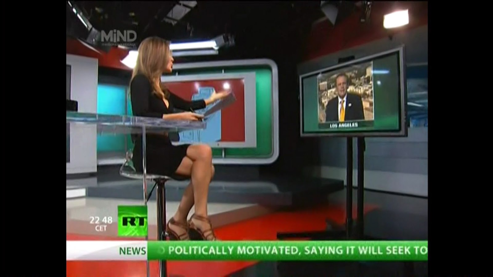 Lauren Lyster of Yahoo Finance Pictures and Video of Legs: Lauren Lyster High Heels, Cleavage ...