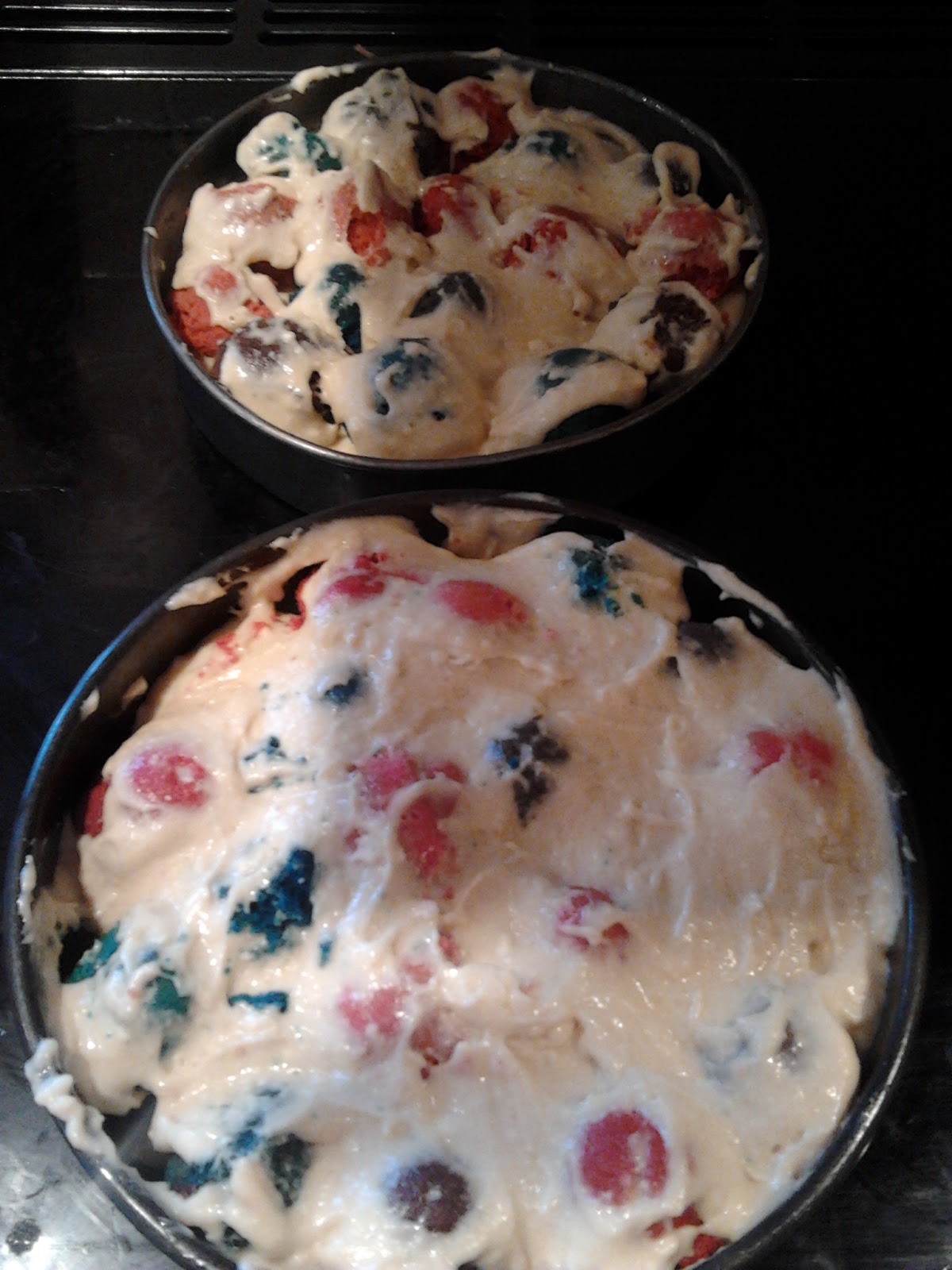 Cobble & Gobble: Mr Tumble's Spotty Birthday Cake (inside and out!)