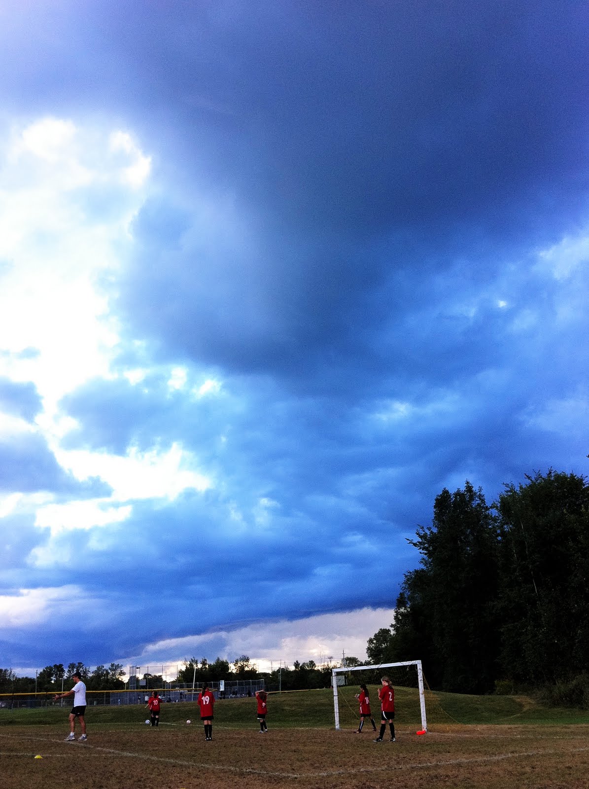 The Brown Knowser: Photo Friday: Clouds 9