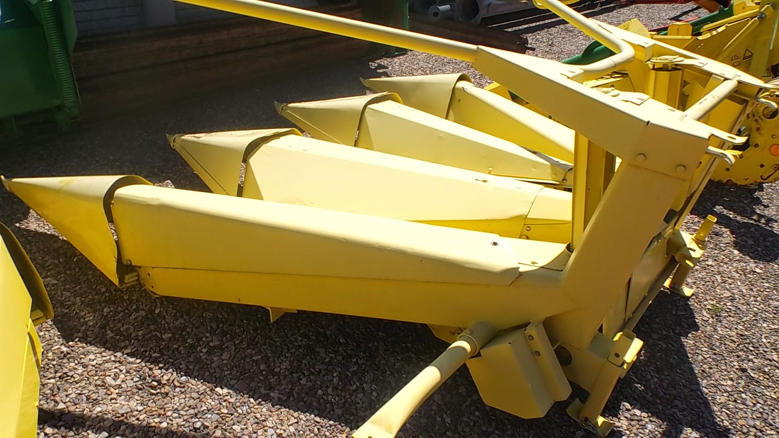 MAQUINARIA AGRICOLA INDUSTRIAL: Cabezal de Ensiladora John Deere 3 ...