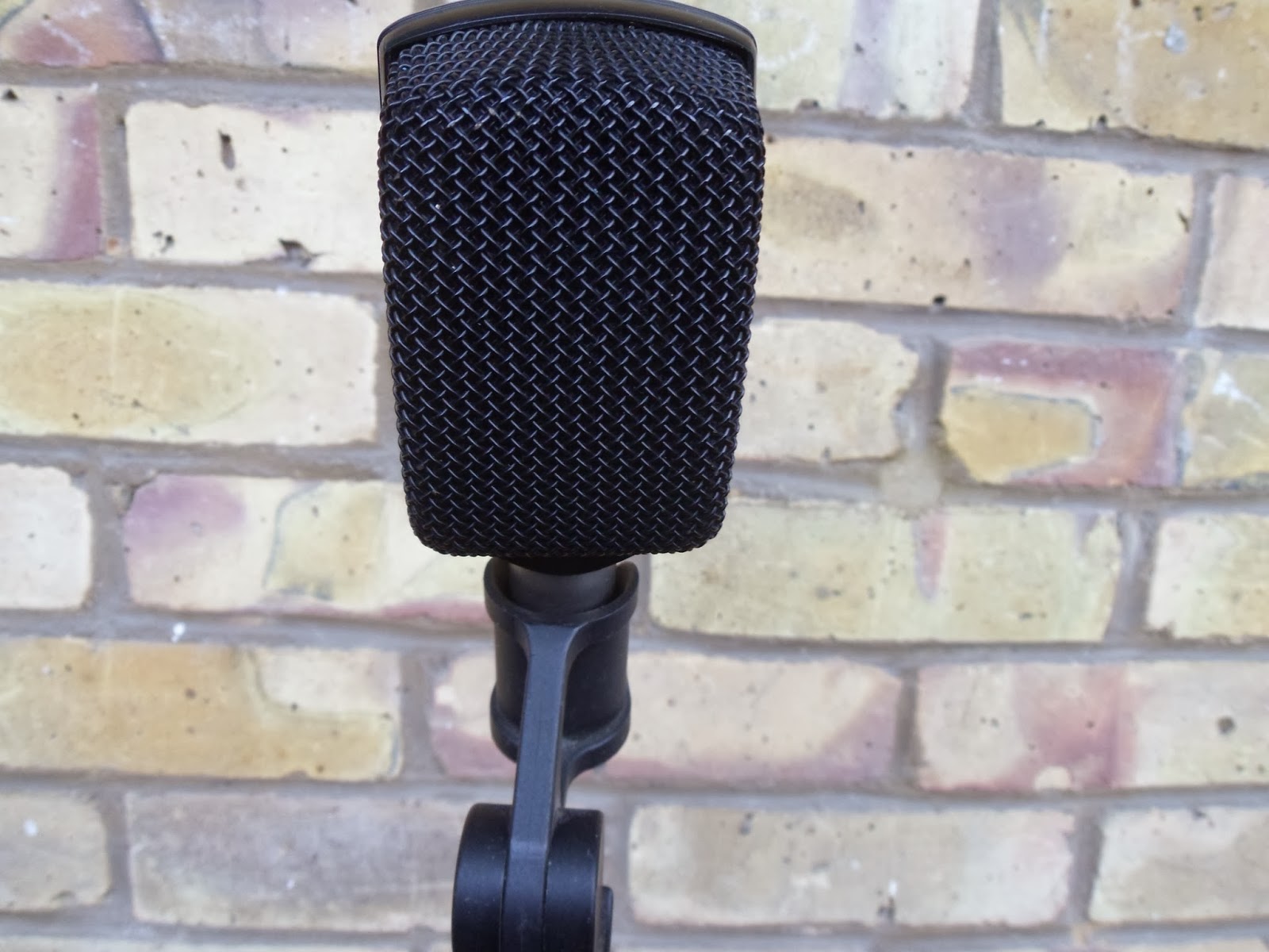 Vintage Audio Workshop: AKG D12E