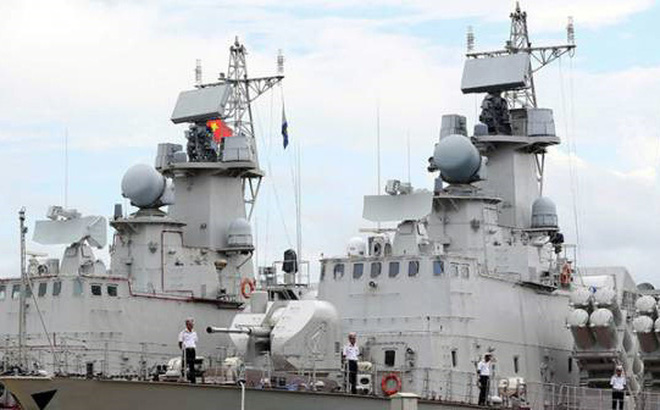 DEFENSE STUDIES: Two Molniya M5 and M6 Handed Over to the Navy