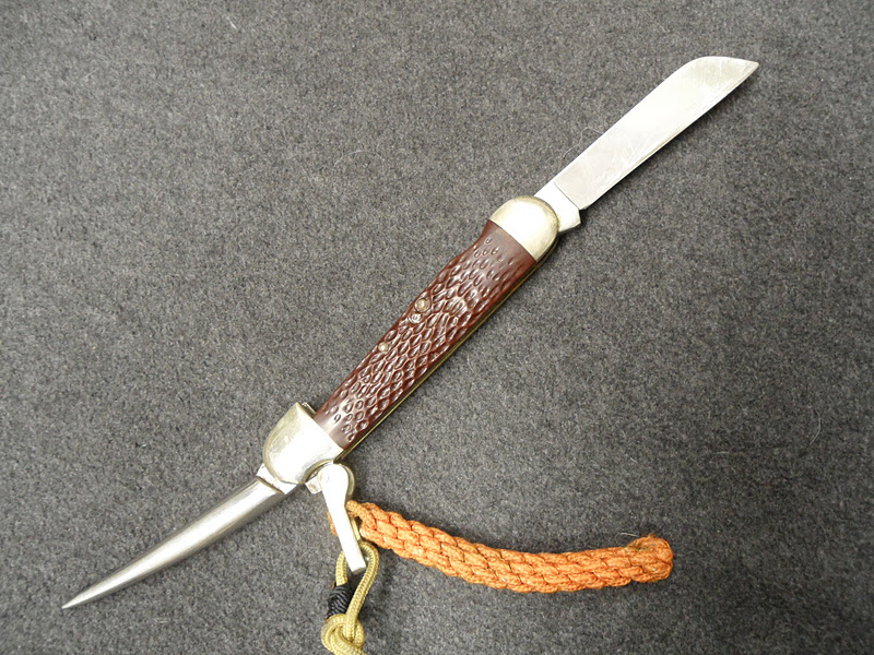 Four Bees: Camillus Marlinspike Knife, USCG 1984