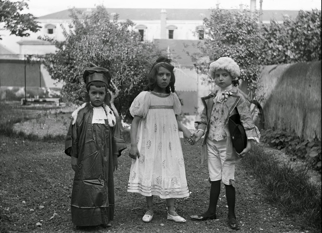 Interesting Vintage Photographs of Daily Life in Europe Before the ...