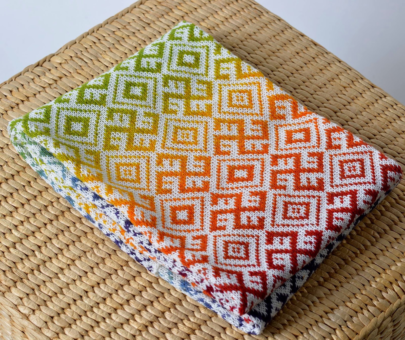 Adījumi: Pērkonkrusts, ugunskrusts, zaru krusts, svastika